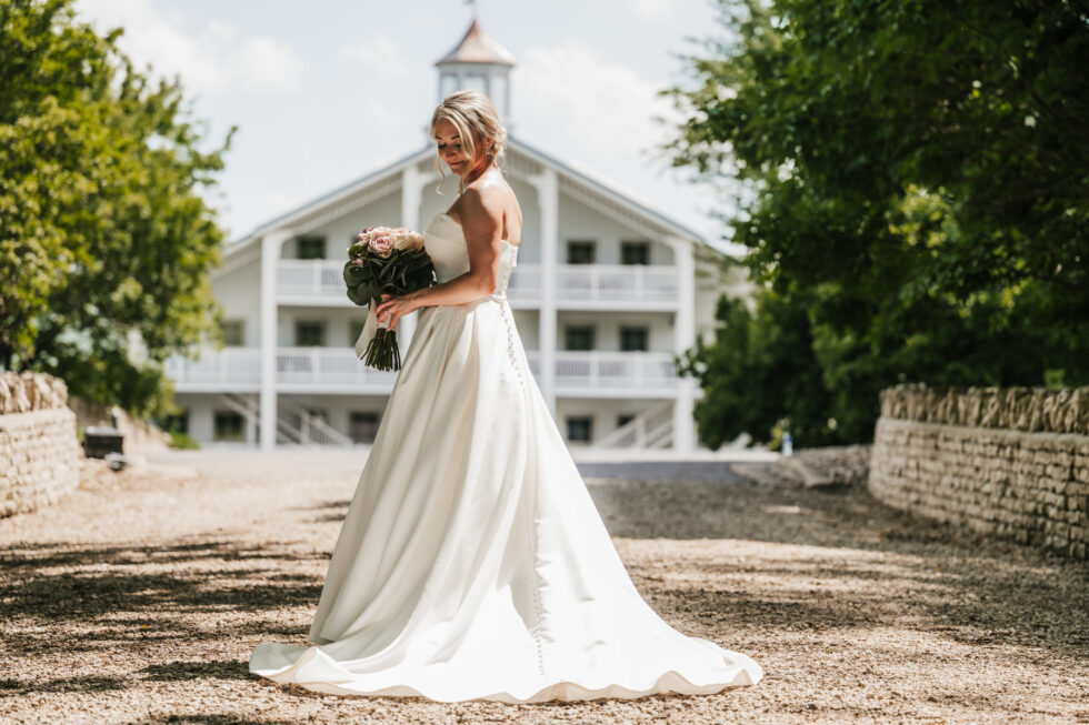Beautiful Columbus Barn Wedding | Kayla & David - Seth and Beth