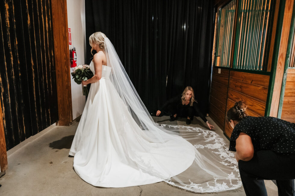 Beautiful Columbus Barn Wedding | Kayla & David - Seth and Beth